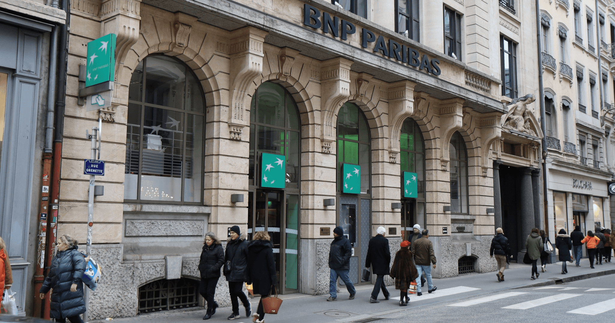 Opening a bank account in France as a foreigner: all you need to know ...